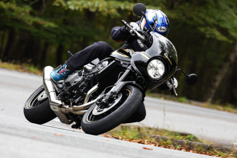 カワサキ ’23 Z900RSカフェ 試乗ミニインプレ【極上シートに低めのハンドルバー】（WEBヤングマシン） | 自動車情報・ニュース - carview!