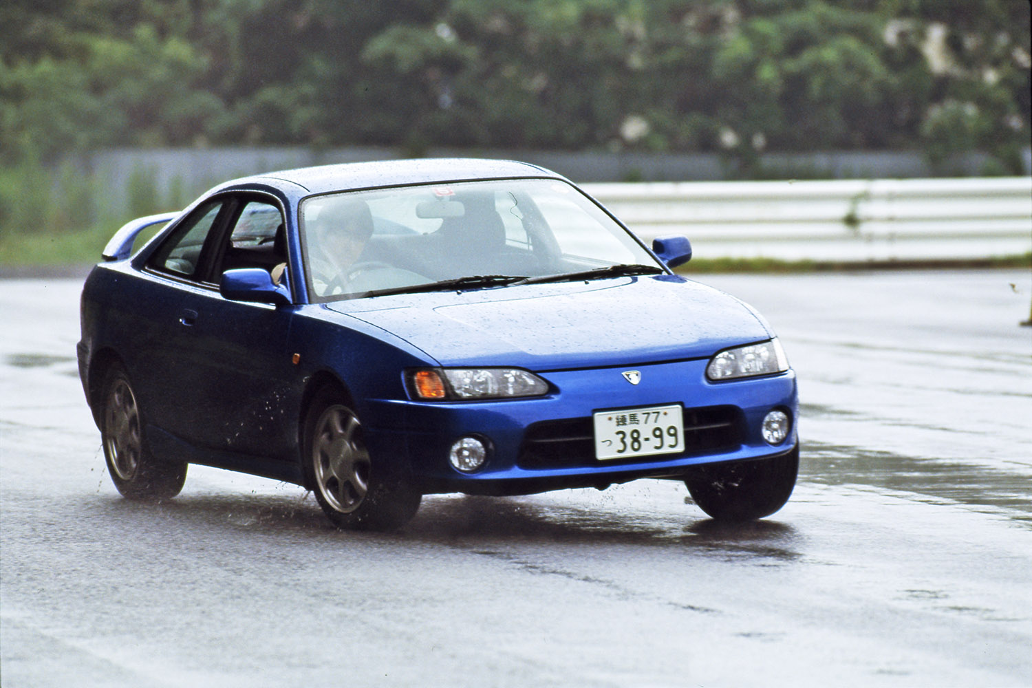 トヨタ「レビン／トレノ」は「86」だけじゃない！ FF王者「シビック」に真っ向勝負を挑んだトヨタ「AE111」をいまこそ再評価しよう（Auto Messe Web） | 自動車情報・ニュース ...