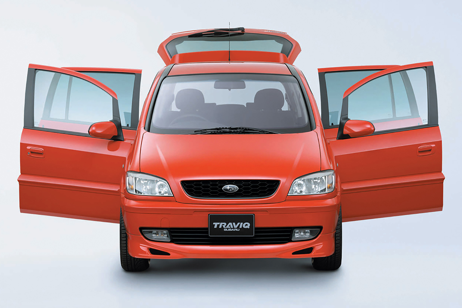 水平対向でも4WDでもないし7人乗り！ スバルらしさ皆無のミニバン「トラヴィック」って一体何？（WEB CARTOP） | 自動車情報・ニュース - carview!