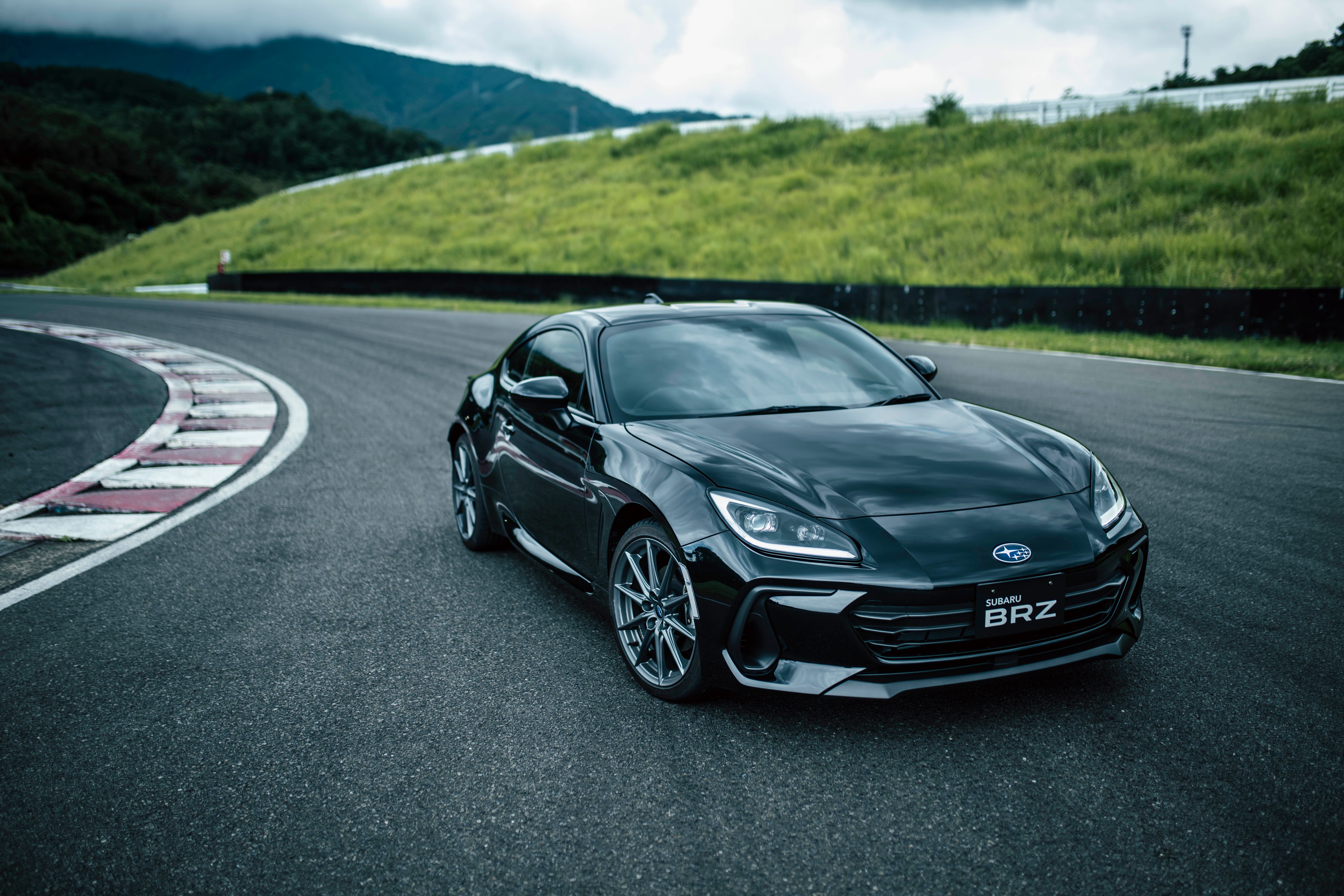 トヨタとは違う──新型スバルBRZ試乗記（GQ JAPAN） | 自動車情報・ニュース - carview!