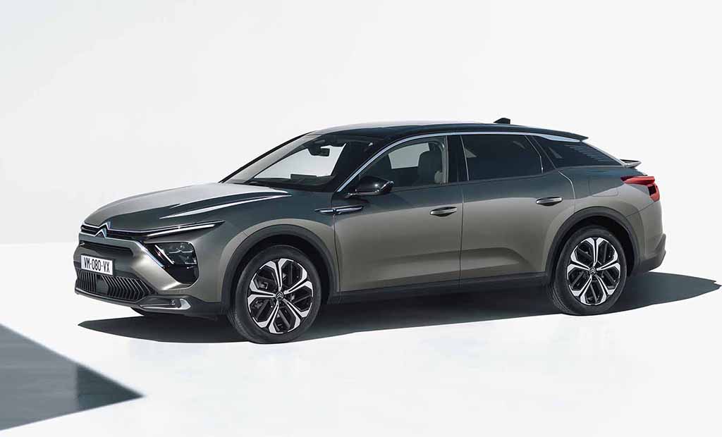 シトロエンが新型クロスオーバーモデルの「C5X」を世界初披露！（LE VOLANT CARSMEET WEB） | 自動車情報・ニュース - carview!