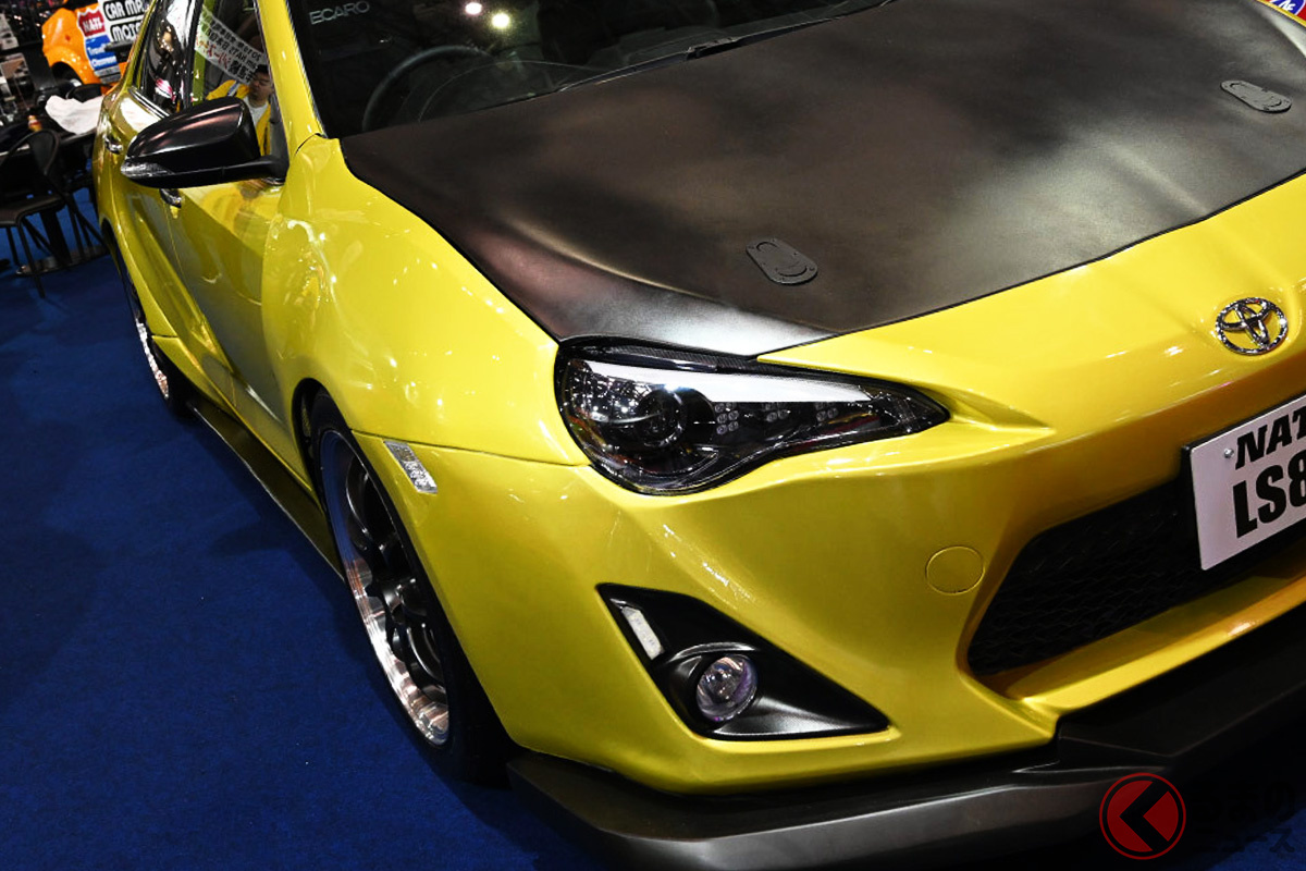 トヨタ「86 4ドア仕様」を実車展示!? 斬新な「5名余裕のセダン」が凄い！ 驚きの正体とは（くるまのニュース） | 自動車情報・ニュース - carview!
