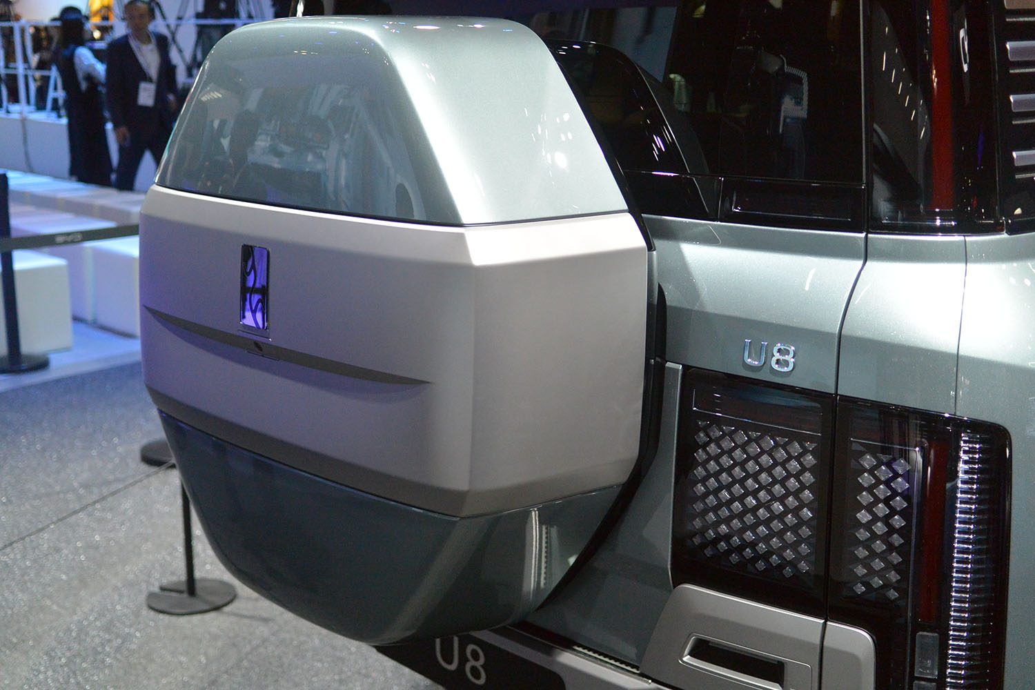 360度回転に水上走行も可能！ BYDの大型SUV「U8」がもはやバケモノだった（WEB CARTOP） | 自動車情報・ニュース - carview!