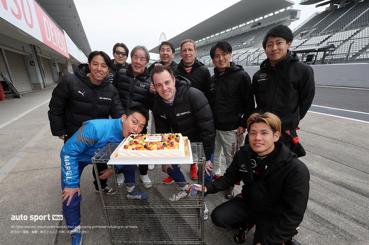 ベルトラン・バゲットさんハッピーバースデー！ ニッサンドライバーたちが誕生日をお祝い（autosport Web） 自動車情報・ニュース