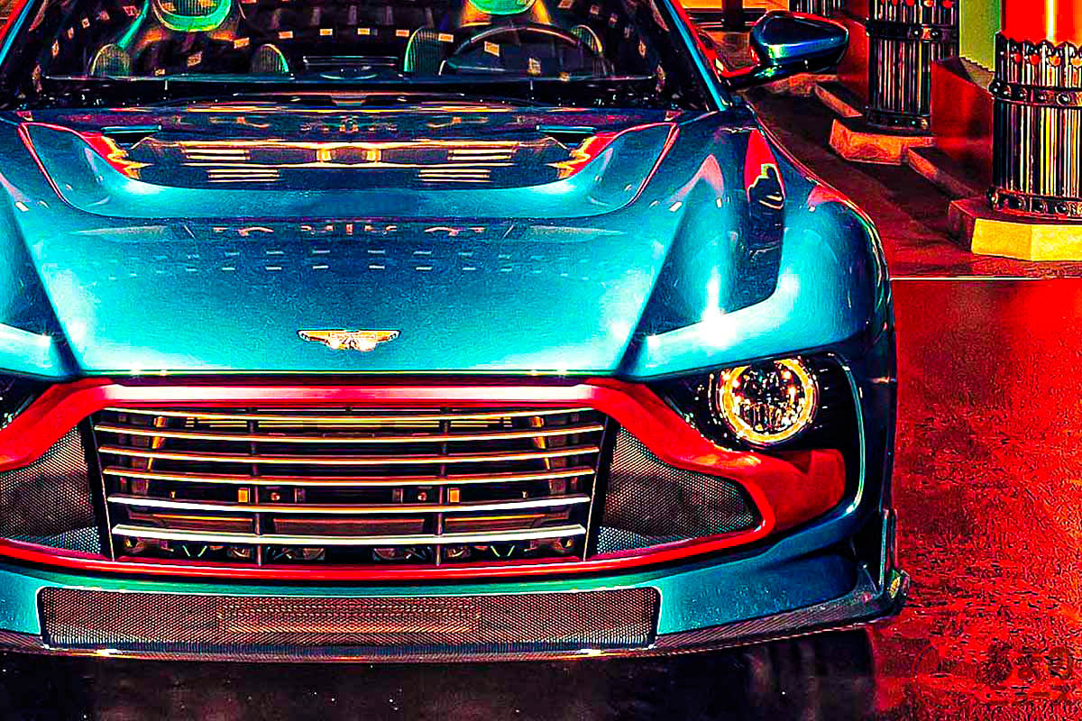 いよいよ最後!? “V12＋MT”搭載の新型「斬新顔スポーツカー」初公開！ 700馬力超えの爆速マシン「ヴァラー」日本に登場（くるまのニュース） | 自動車情報・ニュース - carview!