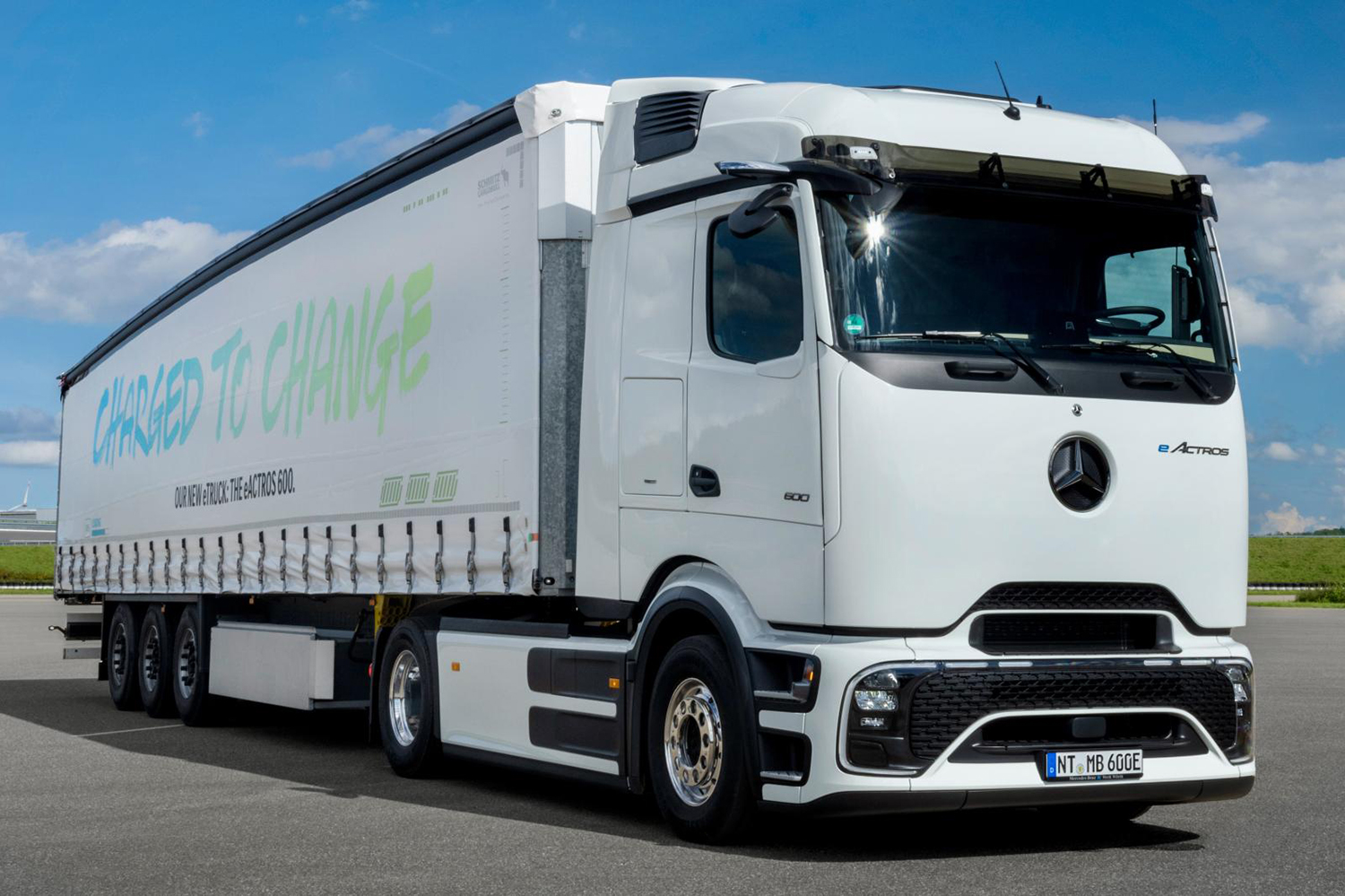 10トン超えのバッテリーを搭載して航続距離500km……ってホントにエコ？ 大型トラックはBEVよりもFCVのほうが最適解（WEB CARTOP） | 自動車情報・ニュース - carview!