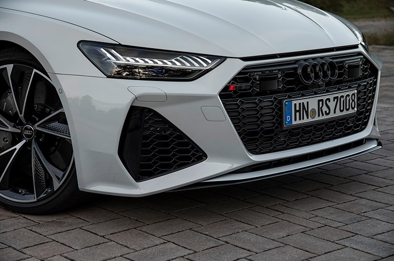 新型アウディRS7は全長5m超＆全幅2m弱の大型ボディを持ち最高速は305km/h（carview!） | 自動車情報サイト【新車・中古車】 - carview!