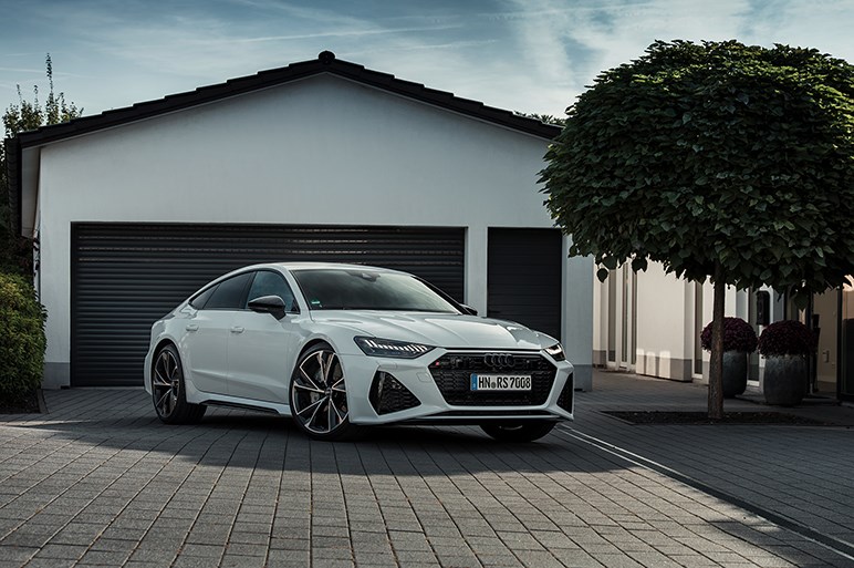 新型アウディRS7は全長5m超＆全幅2m弱の大型ボディを持ち最高速は305km/h（carview!） | 自動車情報サイト【新車・中古車】 - carview!