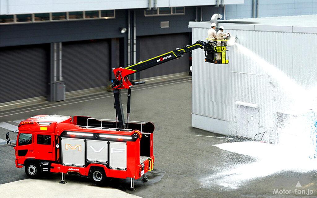 こんなの見たことない! 災害現場の小さな“ヒーロー”、アッと驚く万能消防車/ モリタ 13mブーム付多目的消防ポンプ自動車 MVF / トミカ × リアルカー オールカタログ No.119 ...