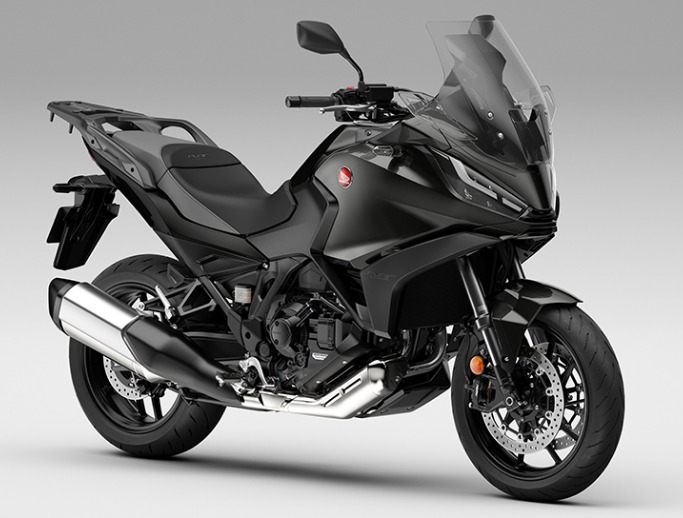 大型スポーツツアラー「ホンダNT1100」 カラーバリエーション変更し発売（AUTOCAR JAPAN） | 自動車情報・ニュース - carview!