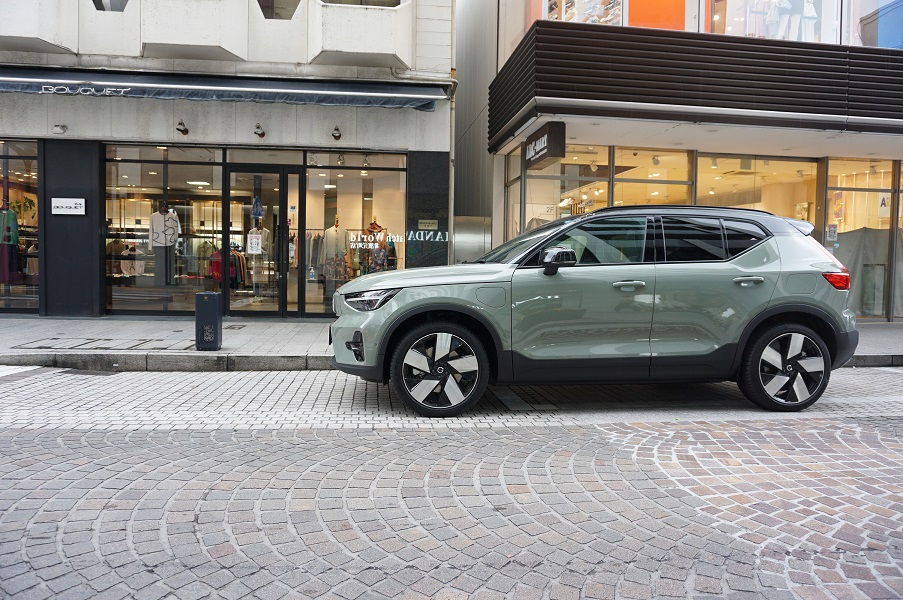【テスト】最新ボルボ一気乗り！VOLVO XC40、C40のBEVモデル モーター1つ100万円の価値はあるのか？（AutoBild Japan） | 自動車情報・ニュース - carview!