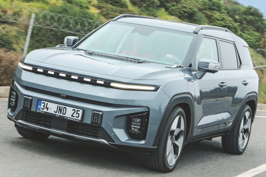 「新参」の戦いは楽じゃない 電動システムはBYD譲り KGMトーレス EVXへ試乗（AUTOCAR JAPAN） | 自動車情報・ニュース - carview!