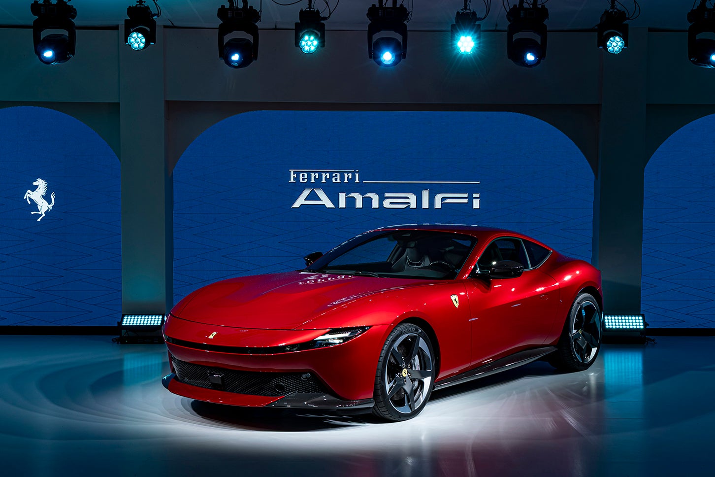 フェラーリの新型FRクーペ「アマルフィ」を日本初披露！ 640馬力、V8ツインターボエンジンが唸る【新車ニュース】（くるくら） | 自動車情報・ニュース - carview!