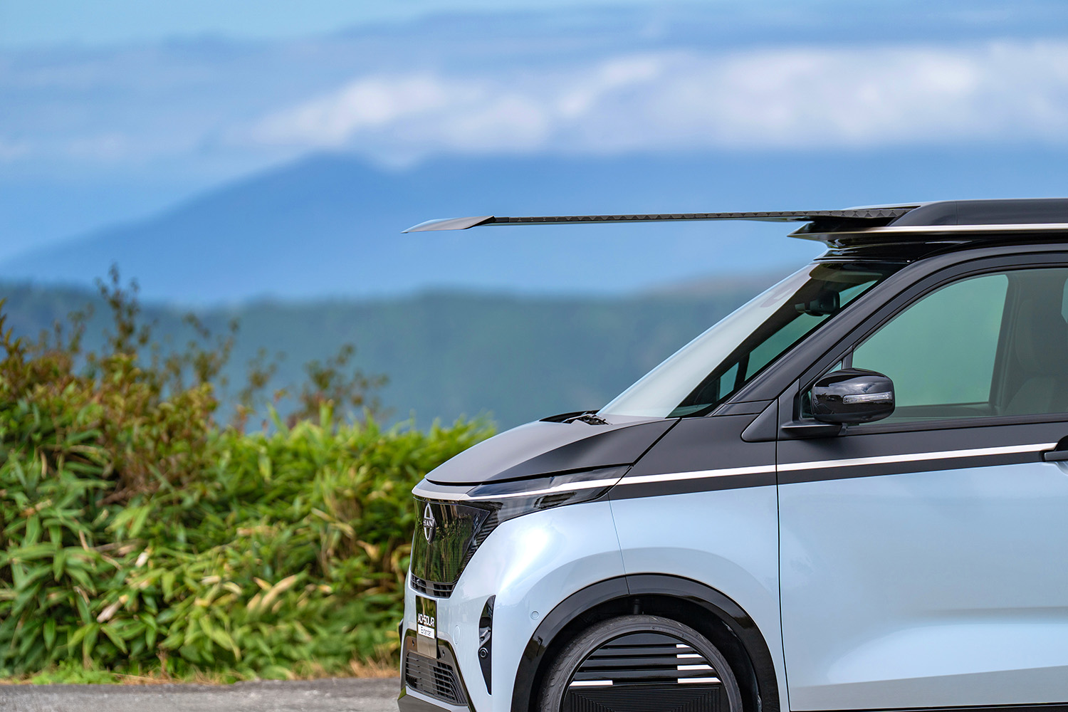 「青空」から電力を得る軽EVを作ってみた！ 日産「サクラ」にスライド式ソーラー搭載した「Ao-Solar Extender」を出展【JMS2025】（carview!） | 自動車情報サイト ...