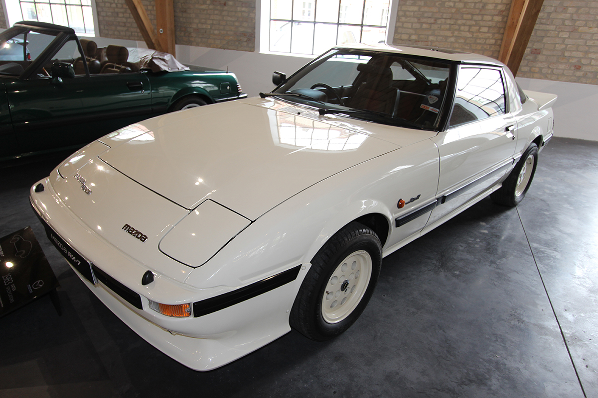 MAZDA RX-7 SA22C「ロータリー・エンジンを世に知らしめた初代モデル」（Auto Messe Web） | 自動車情報サイト【新車・中古車】 - carview!