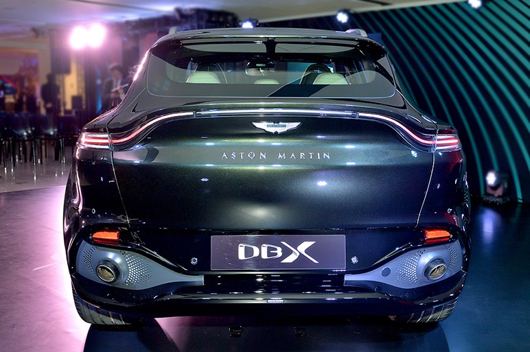 アストンマーティン初のSUV「DBX」開発着手から4年を経てついに発表（carview!） | 自動車情報サイト【新車・中古車】 - carview!