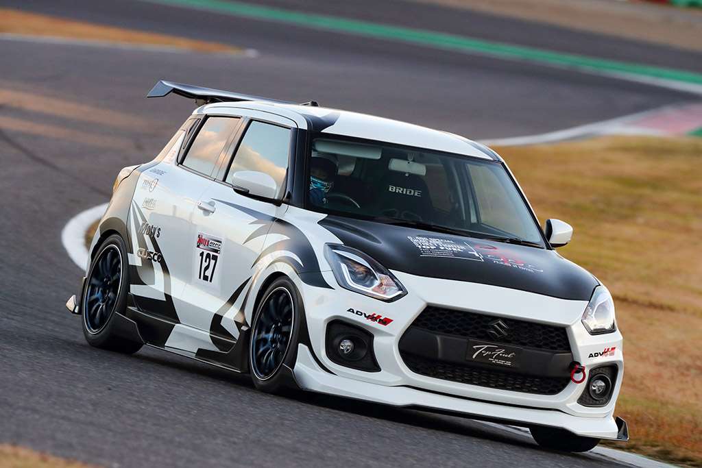 「このZC33Sスイスポ、速すぎる！」GTIII-SSタービン仕様で鈴鹿2分24秒23をマーク！（web option） | 自動車情報サイト【新車・中古車】 - carview!