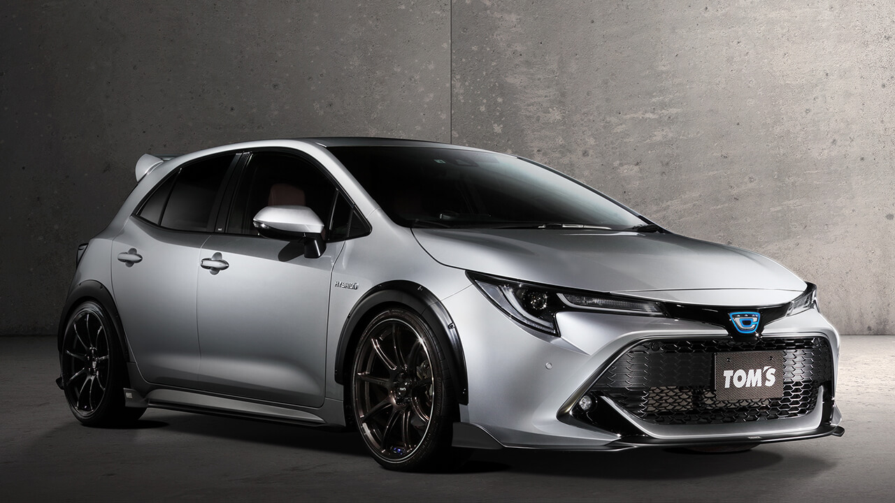 車検対応！ 「カローラスポーツ」用のオーバーフェンダーとダックテールスポイラーが発売（LE VOLANT CARSMEET WEB） | 自動車情報サイト【新車・中古車】 - carview!