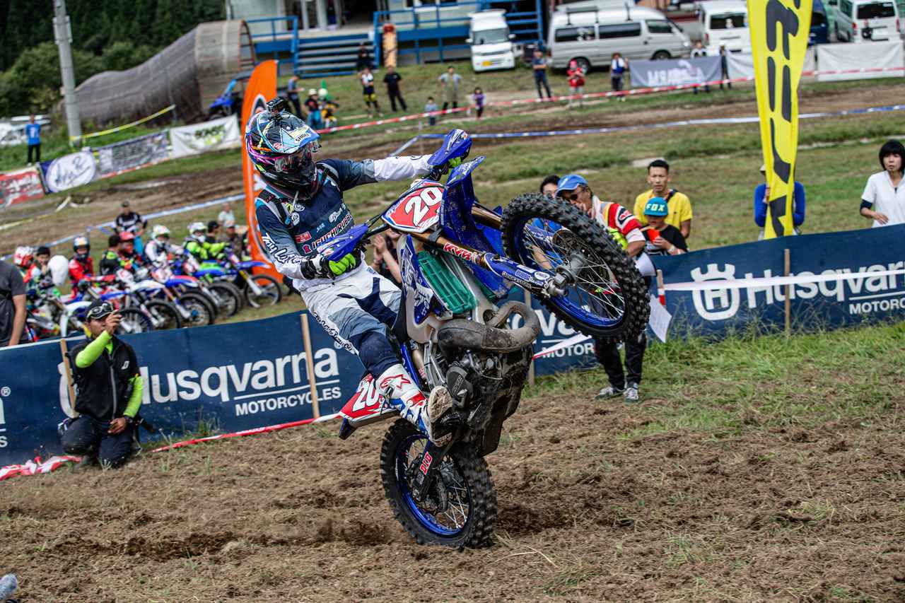 「この1週間で、コース走行を600kmはしてるよ」日本最強のXCライダー渡辺学、曰く ーJNCC Rd.6ほおのき（webオートバイ） | 自動車情報サイト【新車・中古車】 - carview!